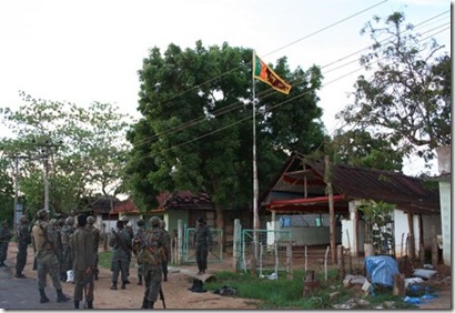 DefenceNet: Defence News from Sri Lanka: Troops move into Mallavi town